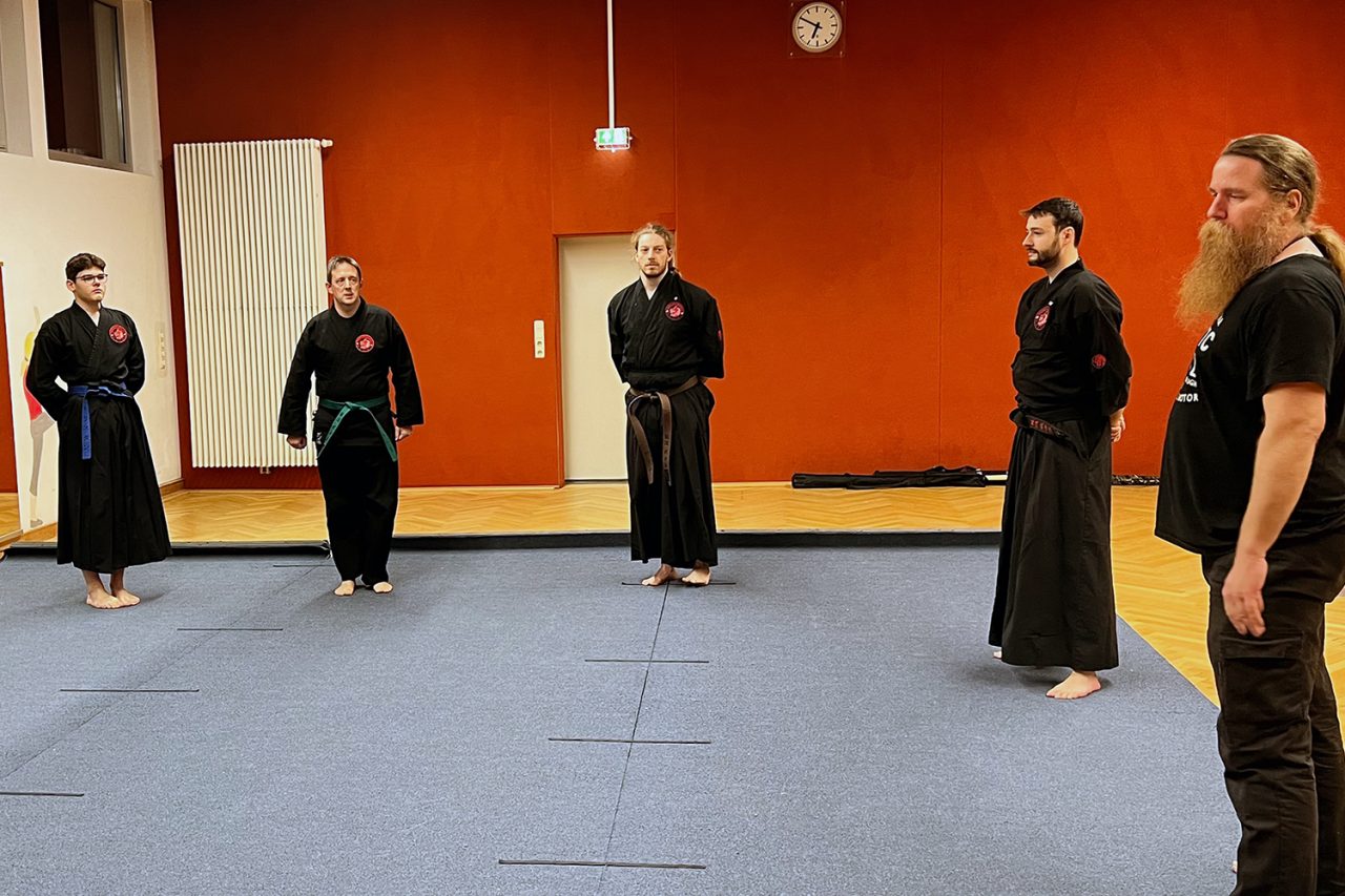 TRB-NEWS | Tatsu-Ryu-Bushido Trainer starten durch mit dem ersten Training